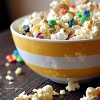 M & M Party Popcorn | lemonsforlulu.com