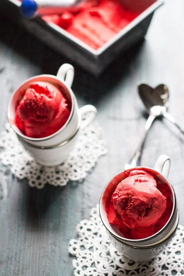 Red Velvet Cheesecake Gelato - LemonsforLulu.com